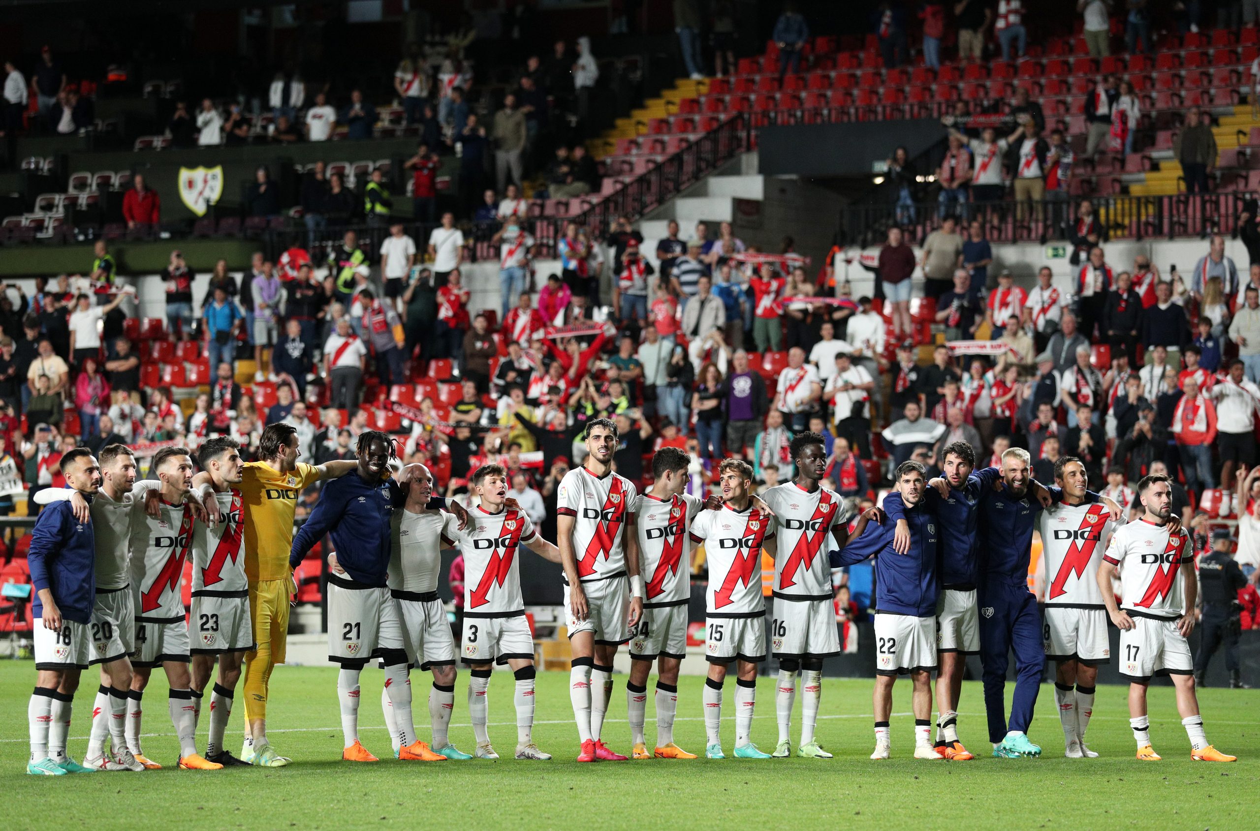 El Rayo peleará contra la historia por la plaza de Conference - VIP ...